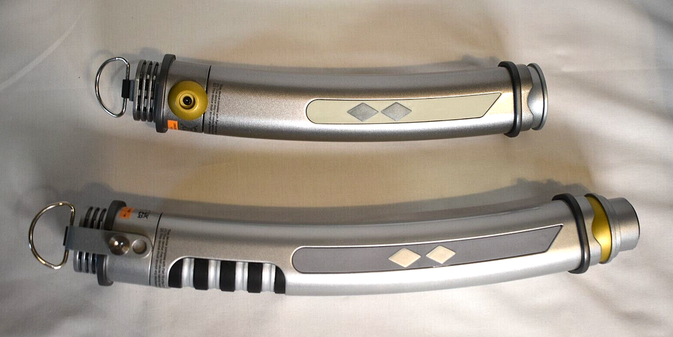 Ashoka Tano Legacy Lightsaber Hilt Limited Edition Set Signed: Eckstein ...