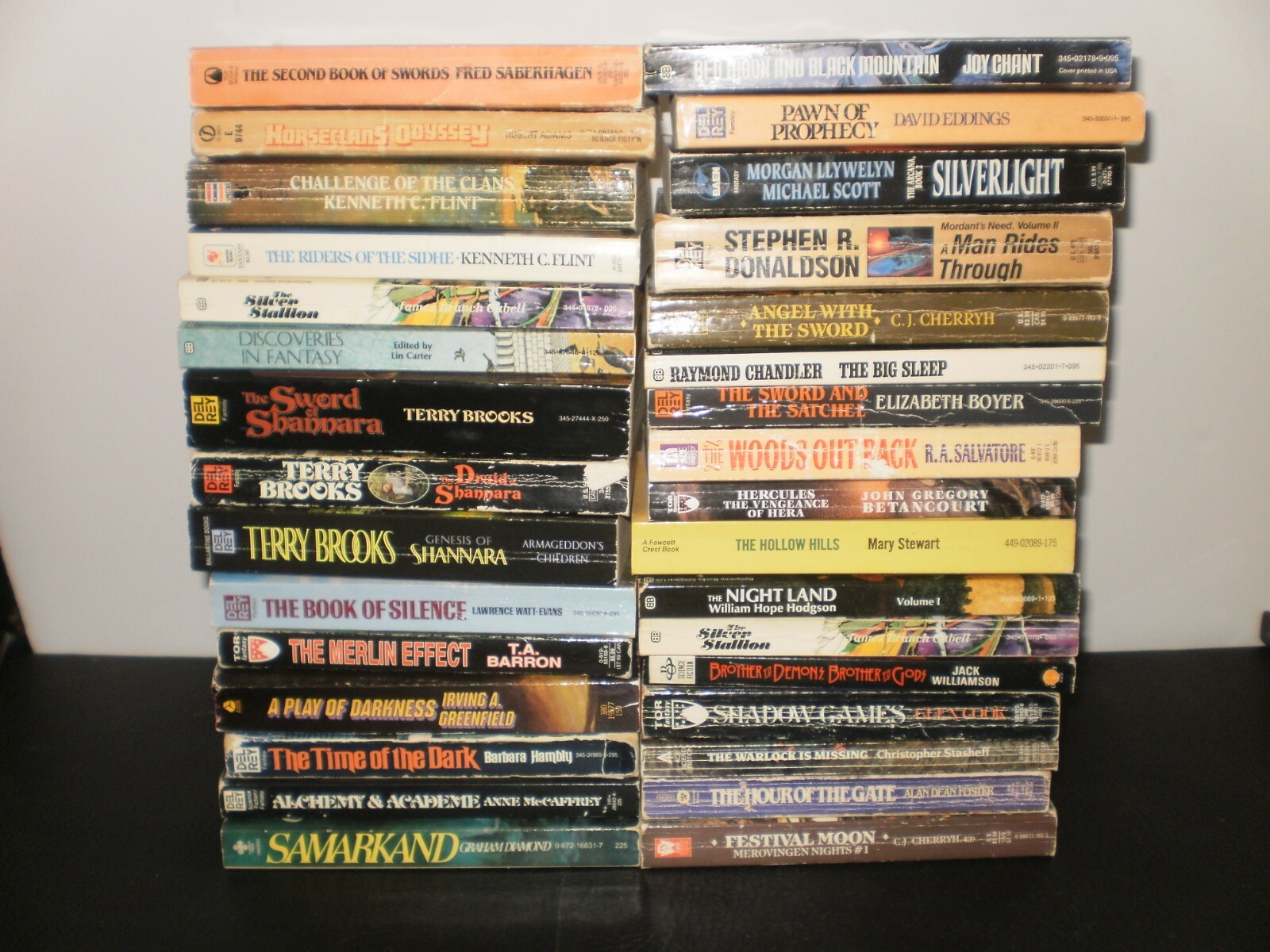 LOT OF 32 VINTAGE FANTASY BOOKS MANY AUTHORS MANY HOURS OF READING 1960 ...