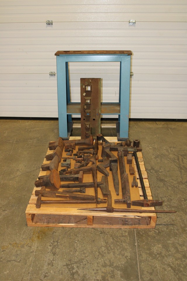 VINTAGE PEXTO 982 FORMING STAKE BENCH WITH 46 ANVILS & EXTRA 982 PLATE ...