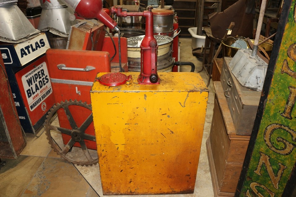 Vintage Bennett Model 457 Silver Shell Motor Oil Pump Lubester W ...