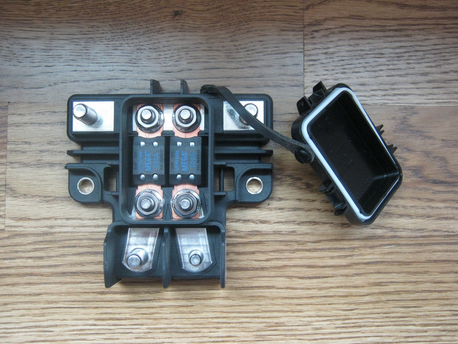 NEW International Navistar Fuse Block Mega 200 amp 200A 3754576C91 | eBay