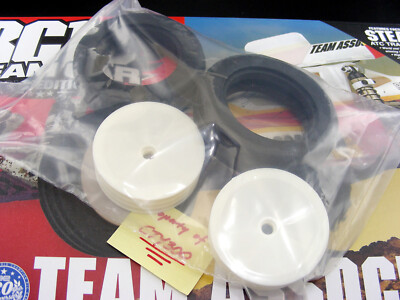 Team Associated RC10 Team Car Graphite Complete 6852 Front Wheel & 6872 ...