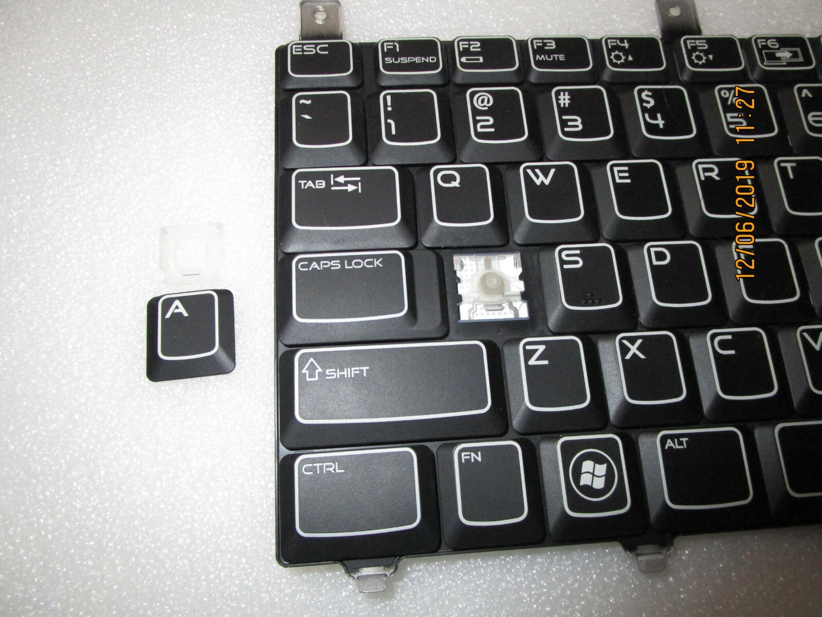 OEM SINGLE KEY CAP+CLIP FOR Alienware M17X R2 FROM 8WK6F MODEL NSK ...