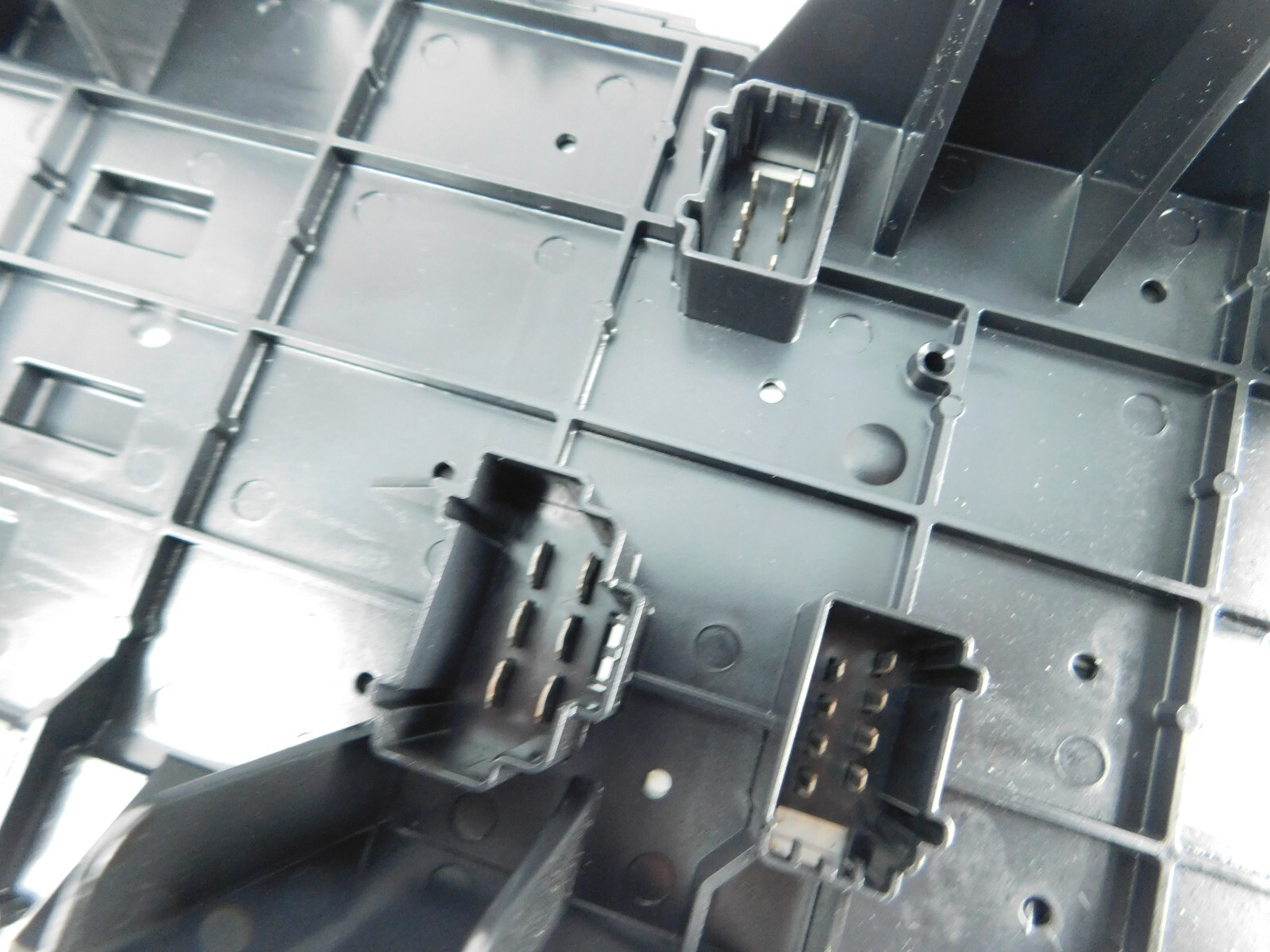 2005 Ford F-150 Fuse Box Relay Power Distribution Block 5L3T-14A067-AA ...