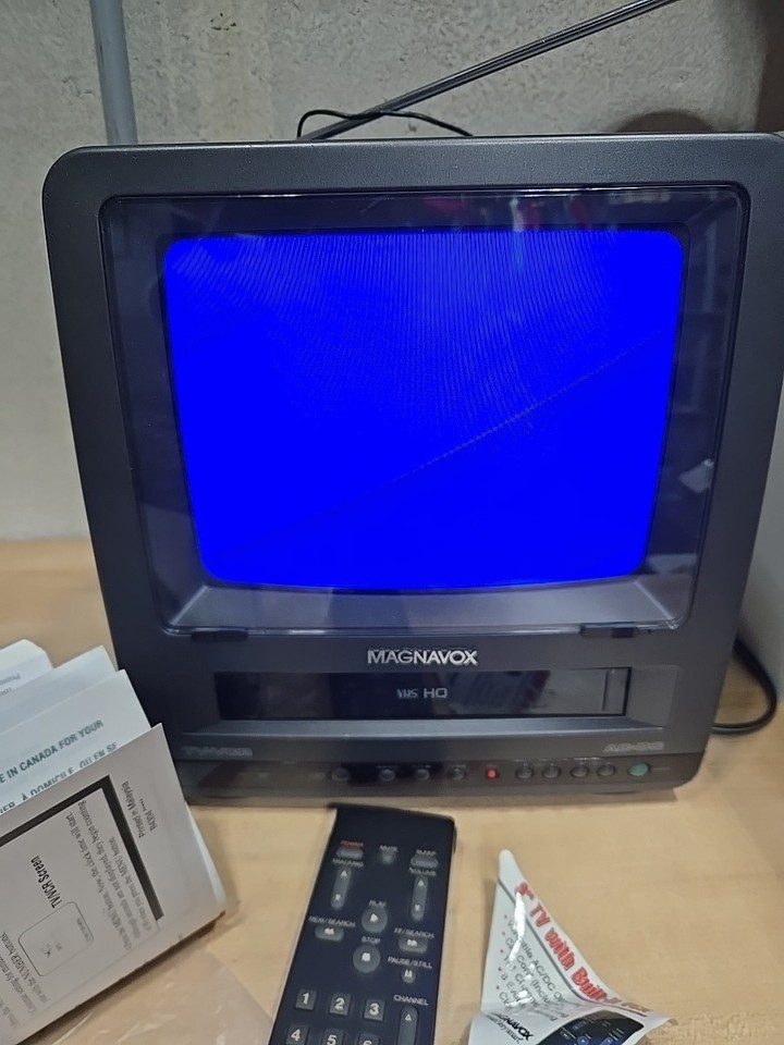 Vintage Magnavox CCR095 9" Portable CRT TV VCR Combo Retro Gaming (VCR ...