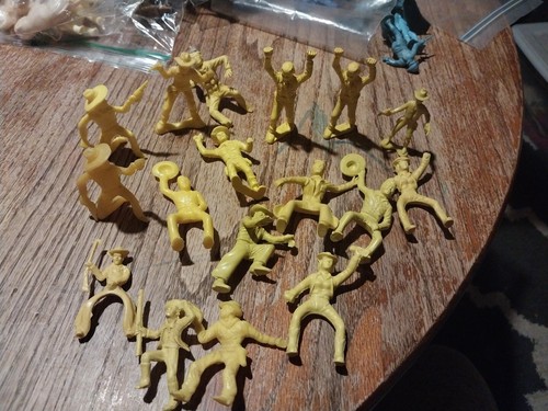 Marx Roy Rogers Play Set Western Ranch Town Yellow Cowboys & Cowgirl w ...