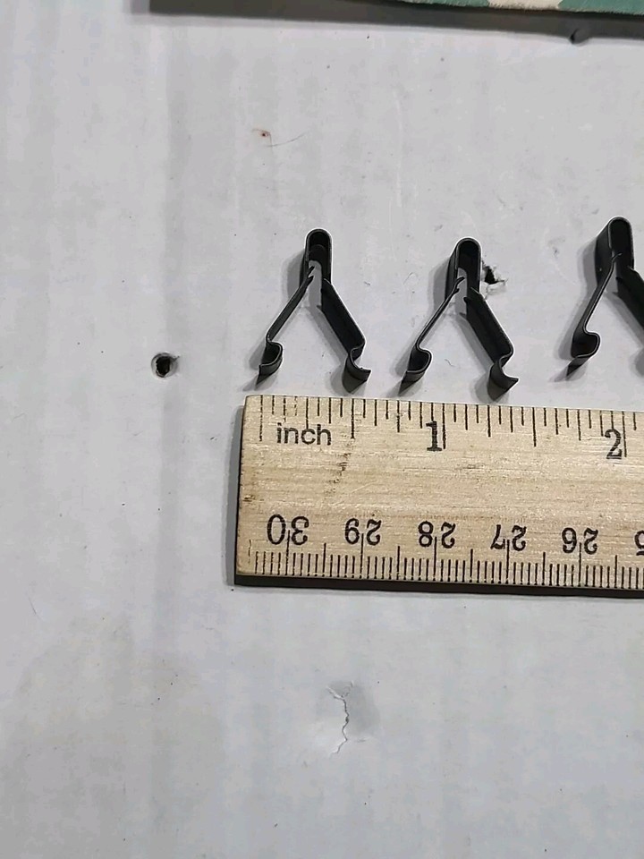 1975-78 AMC PACER 1977 GREMLIN BODY PANEL CLIPS # 4005202 LOT OF 5 NOS ...