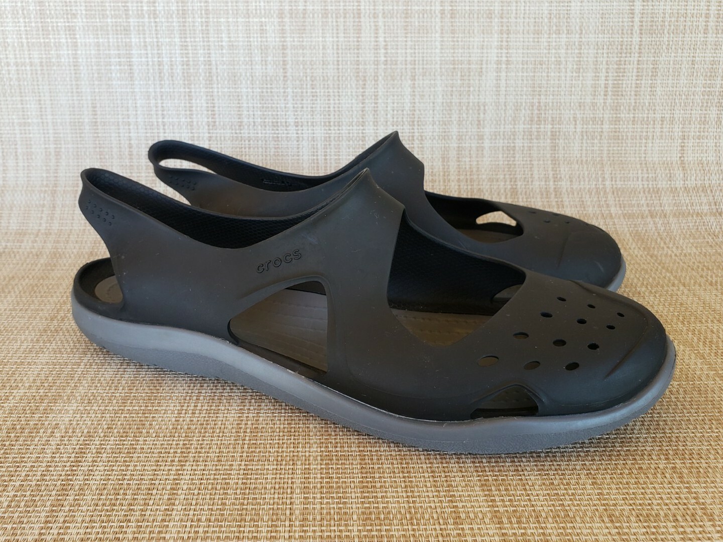 Womens CROCS Iconic Comfort Black Rubber Closed Toe S… - Gem