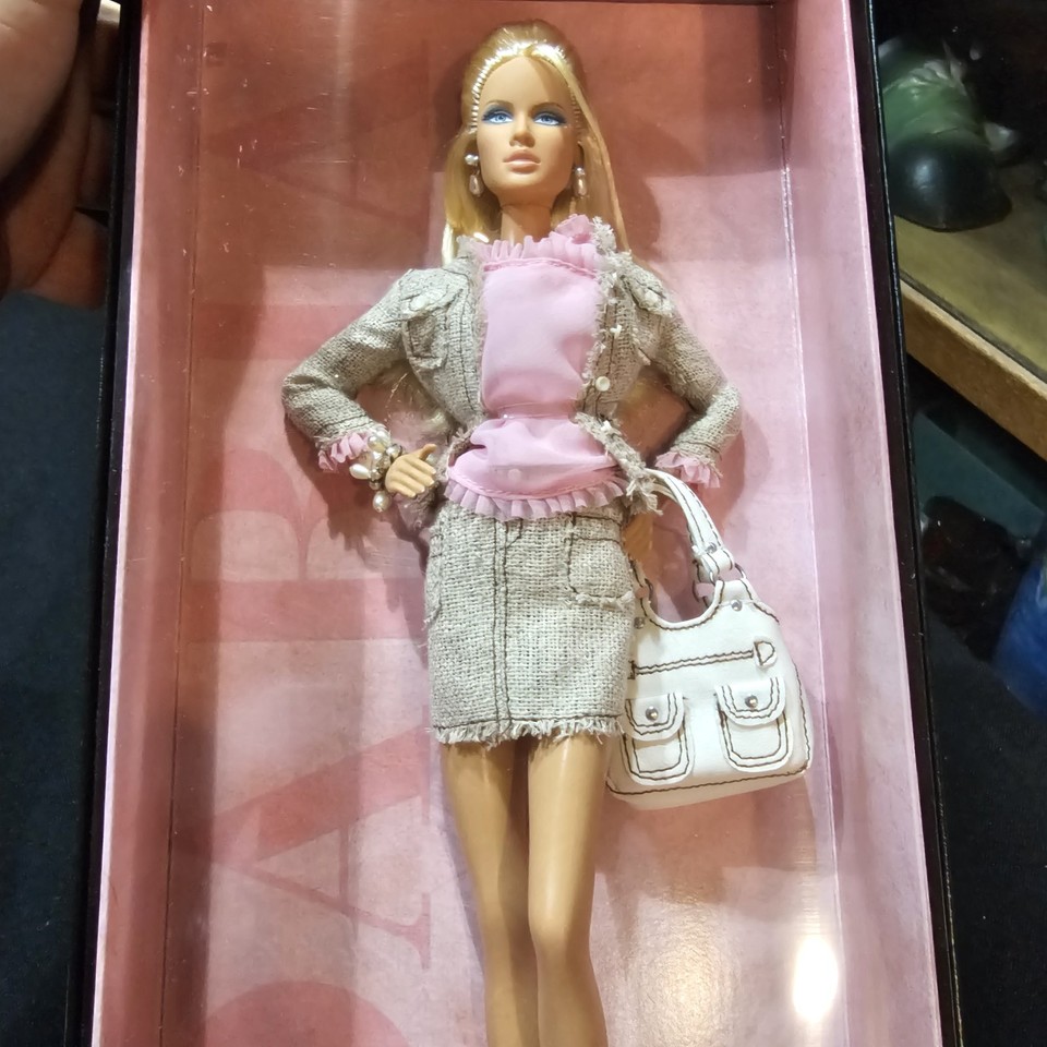 MIB 2005 Mattel DARIA Shopping Queen Barbie Doll #G8081 NRFB | eBay