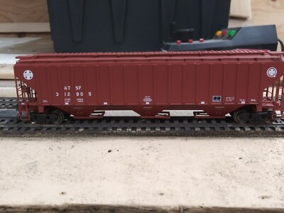 Intermountain HO Scale 4750 Cu Ft. Rib-Sided 3-Bay Hopper - ATSF "Q" | eBay