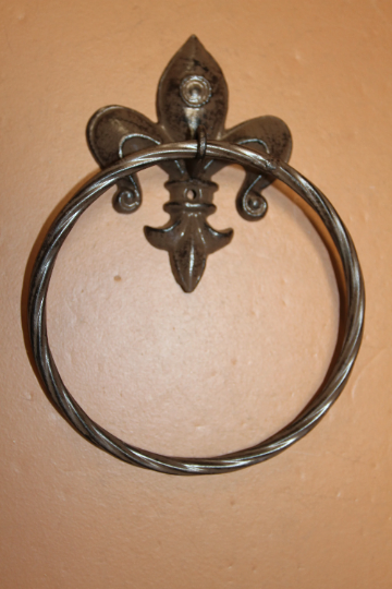 Vintage Style Cast Iron Fleur De Lis Towel Ring Bath Towel Hooks ...
