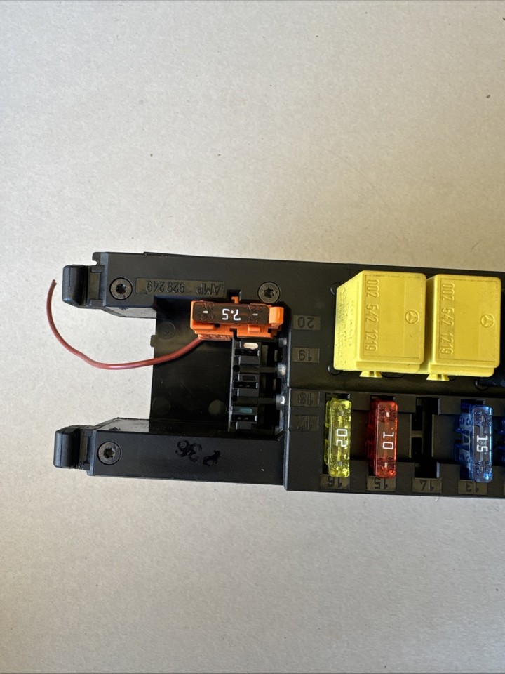 🟩2007-2009 MERCEDES W211 E350 E550 E63 REAR SAM FUSE BOX RELAY CONTROL ...