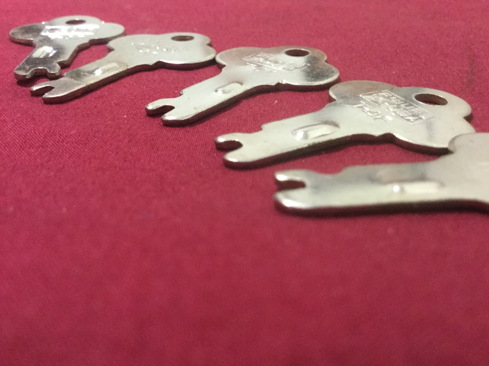 Vintage Long Lock T46 Pre-cut Luggage Keys, Set of 5 - Locksmith | eBay