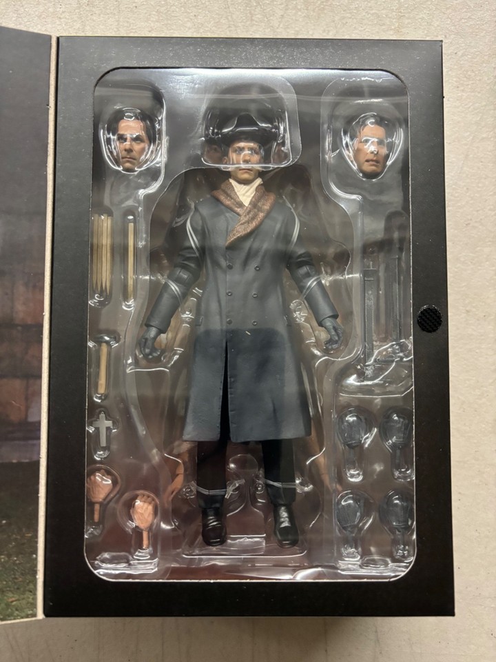 Neca Hammer Horror 1958 Dracula Van Helsing Ultimate 7" Figure Peter ...