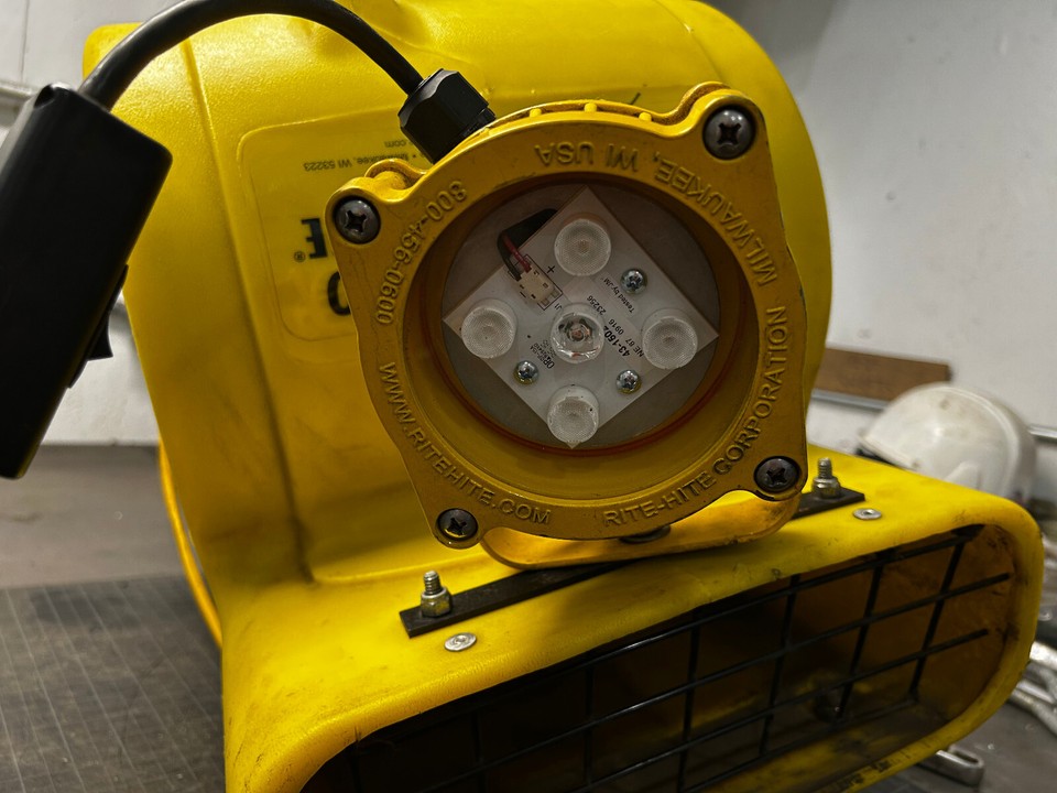 Rite-Hite CoolMan 2500 Trailer Fan with Rite-Lite LED Dock Light | eBay