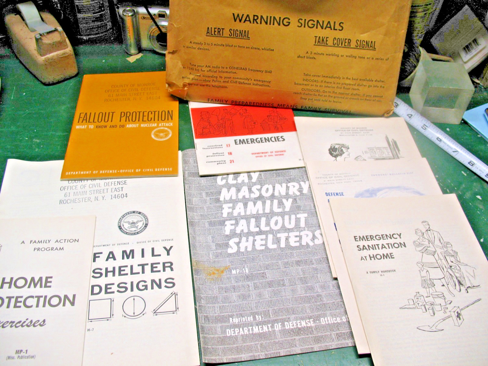 ROCHESTER N Y MONROE COUNTY CIVIL DEFENSE KIT FOR FAMILY SURVIVAL 1961 ...