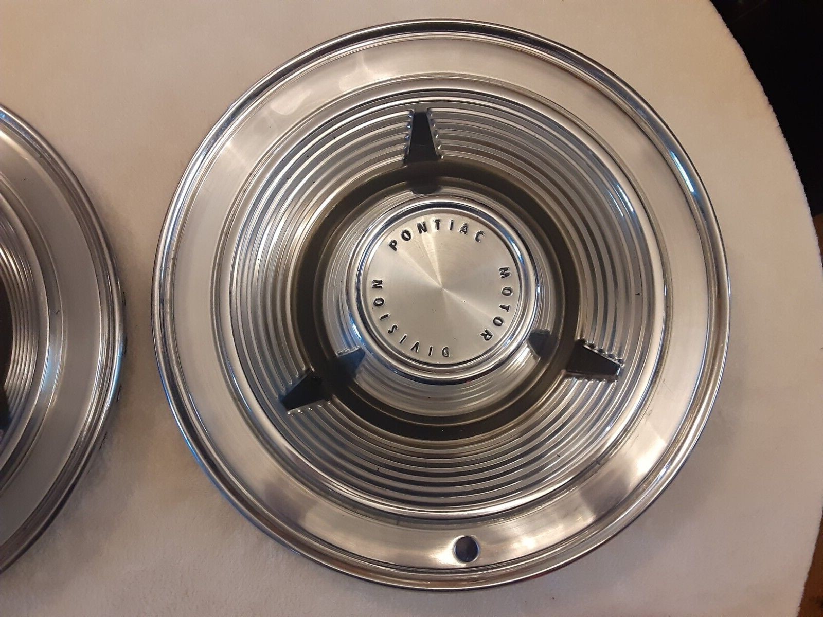 Vintage 1962 Pontiac 14''Inch Hubcaps | eBay