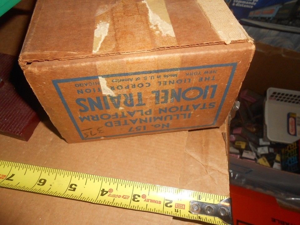 O/O-27 Lionel 157 Station Platform with tattered box. Lights work. | eBay