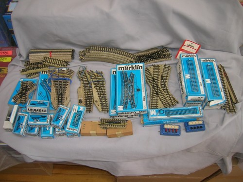 MARKLIN HO 3 RAIL TRACK LOT " APPROX. 100 PIECES NOT TESTED " LOT 43574 ...