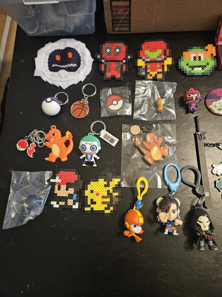 Random toys, keychains and collectibles lot! (some lightly used & some ...
