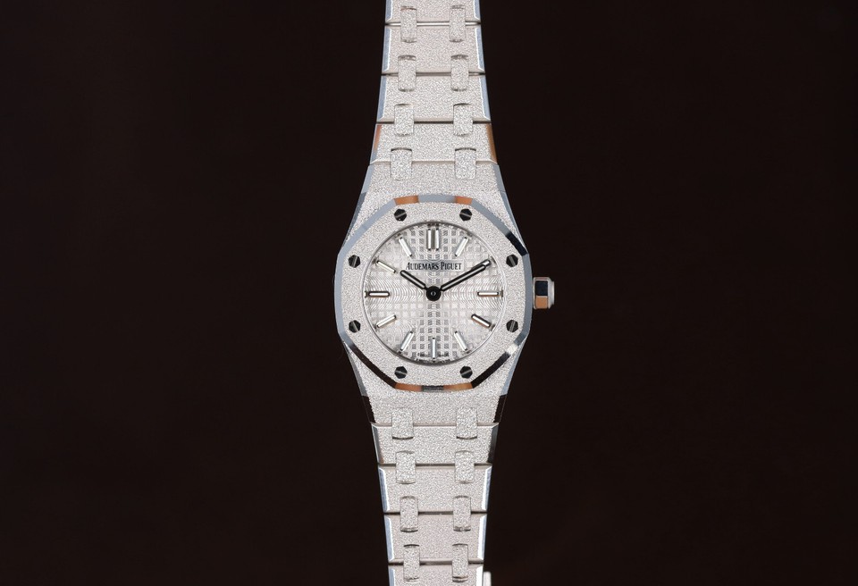 Audemars Piguet Royal Oak Mini Frosted Ladies White Gold 67630BC.GG ...