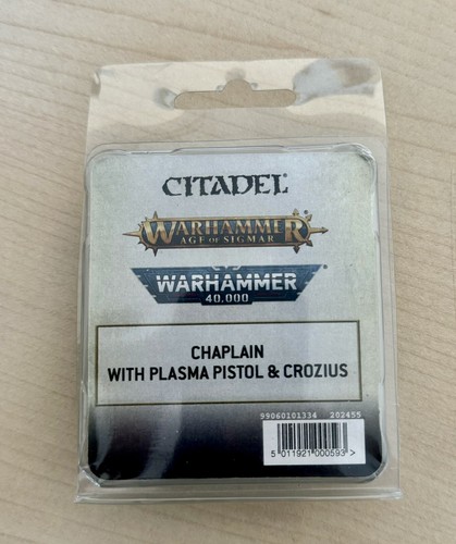 Warhammer 40k Space Marines Chaplain with Plasma Pistol & Crozius BNIB ...