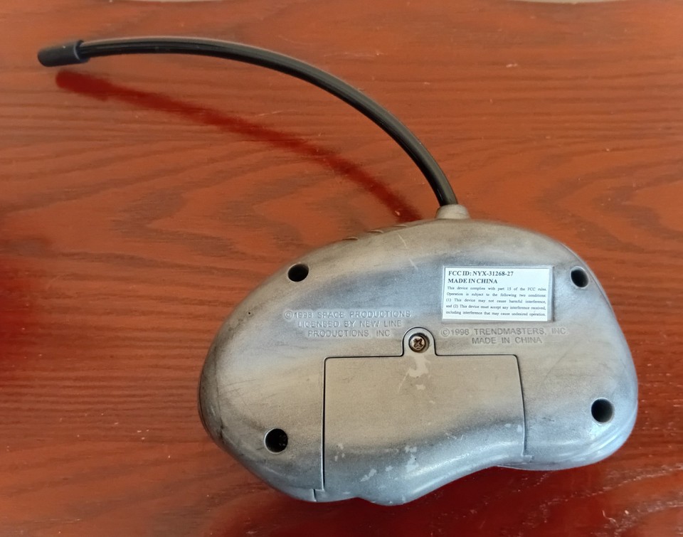 Trendmasters Giant 24 Inch Radio Control B-9 Robot from Lost In Space ...