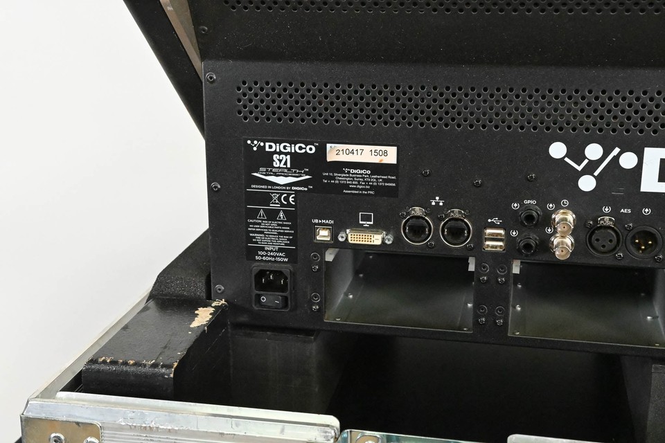 DiGiCo S21 48-Channel Digital Audio Mixing Console with Road Case ...
