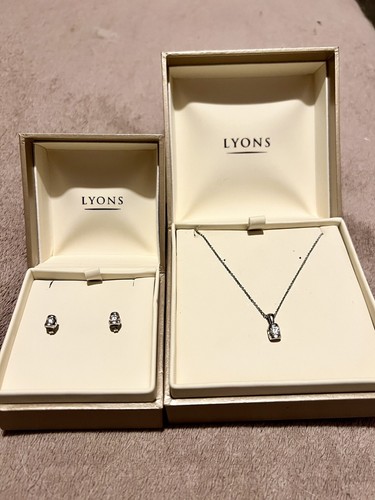 Lyons Jewelers Solid Silver Necklace & Earings Set Boxes Gift Love ...