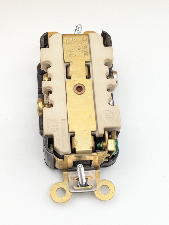 Full Box of 10 - Hubbell 5362 Duplex Receptacles 3-wire (Brown) - NEW ...