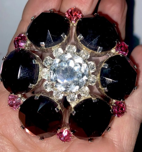 Vintage rhinestone statement brooch - Gem