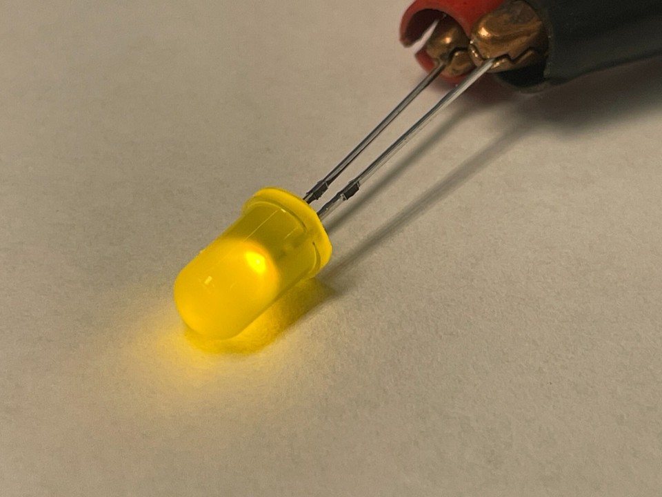 Slow Blinking LEDs Flashing Diffused Flash 5mm LED Red Blue Yellow ...