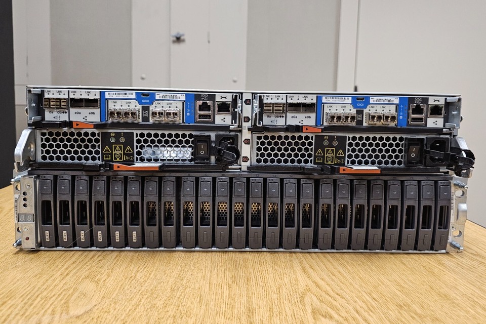 Netapp AFF-A220 224C 30x 3.84tb all Flash FAS w/ ONTAP One license | eBay