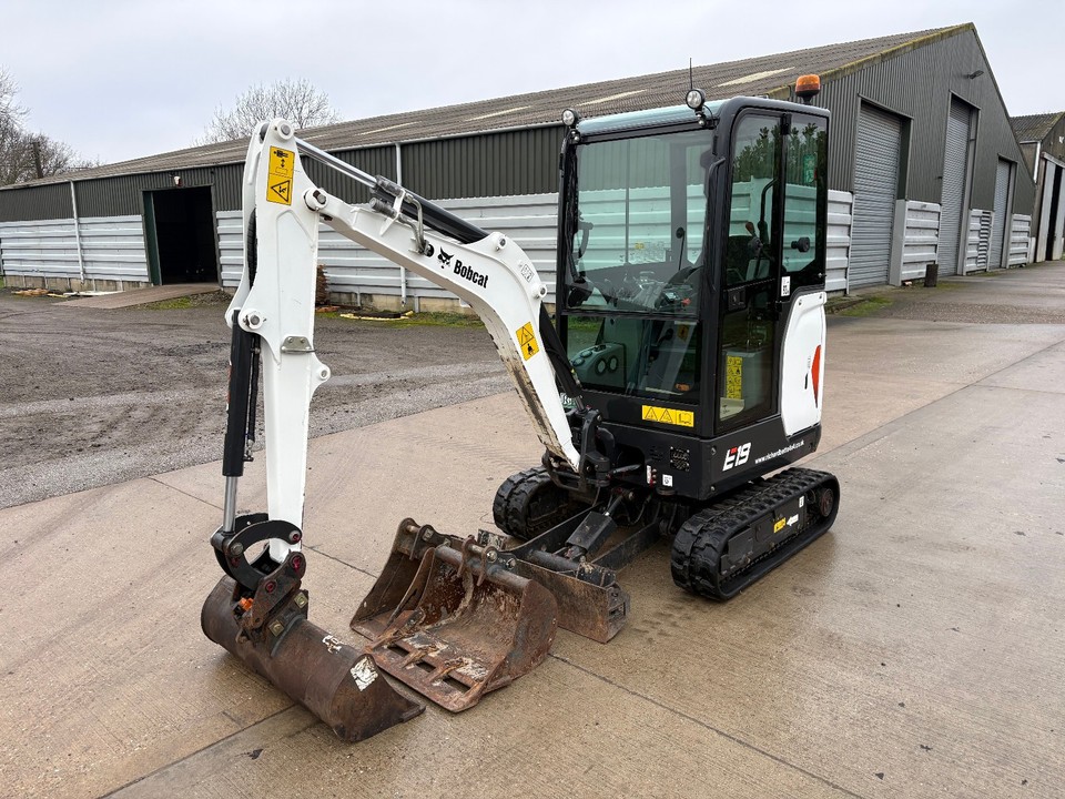 BOBCAT E19 MINI DIGGER £14,950 + VAT | eBay UK