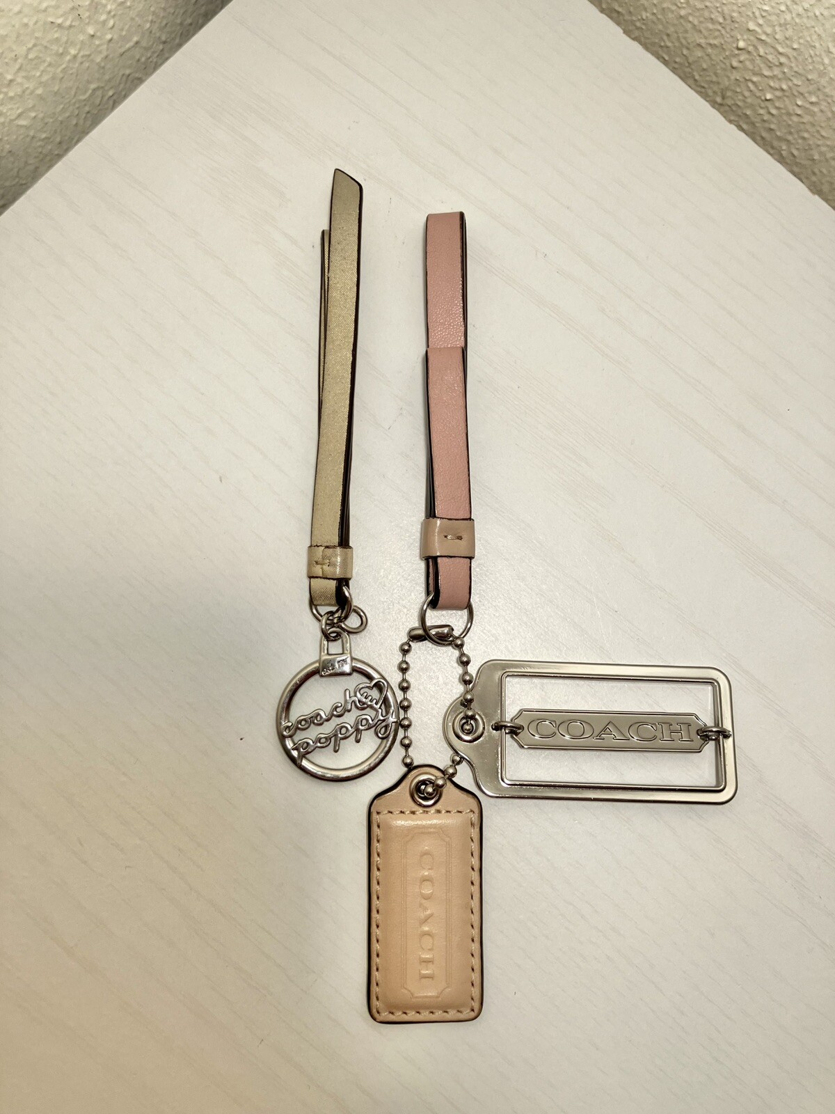 Coach Metal Swivel/Leather Hang Tag & Poppy Charm Lot… - Gem