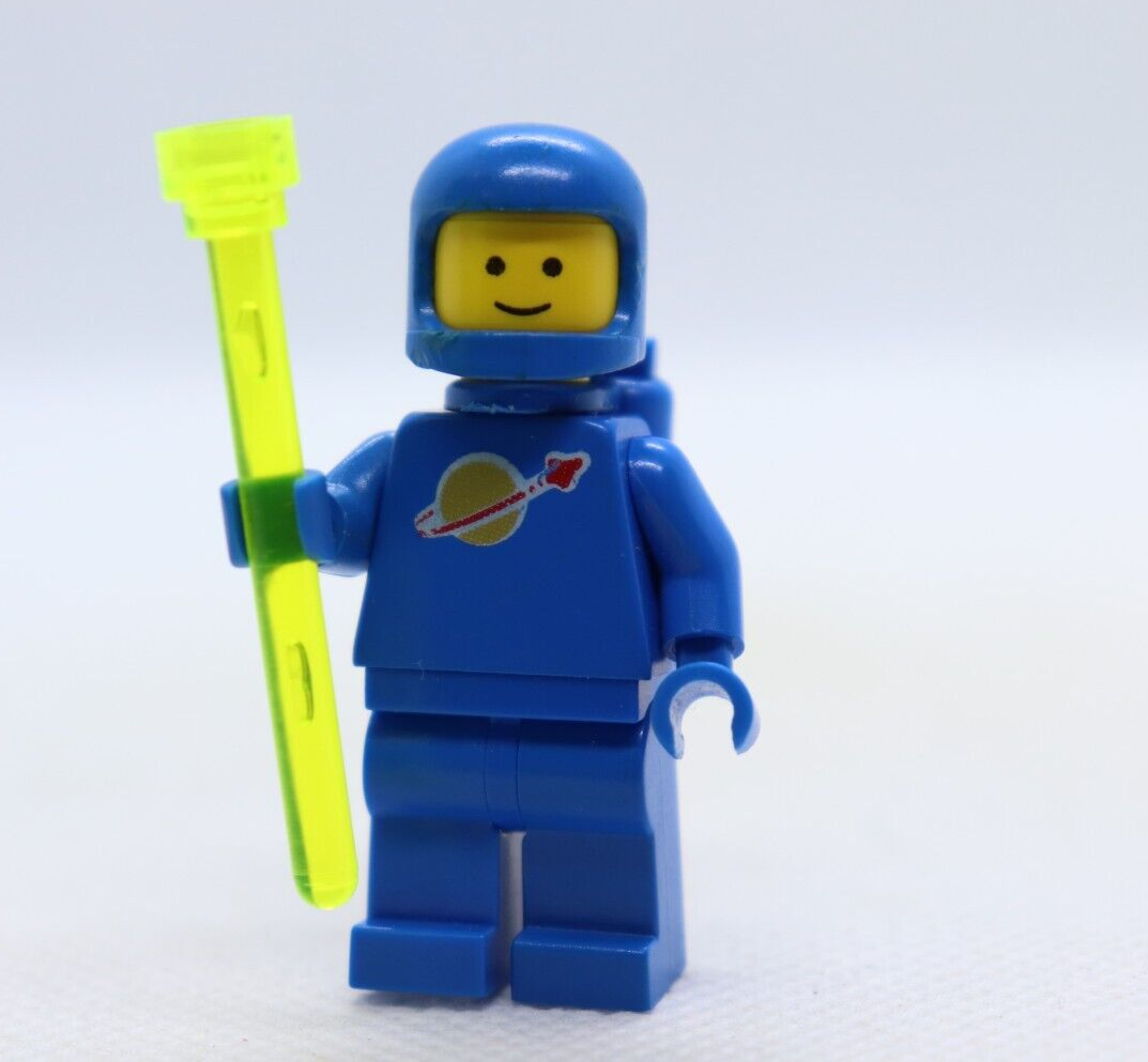 Blue Spaceman Astronaut 6971 6940 1980's Classic Space LEGO Minifigure ...