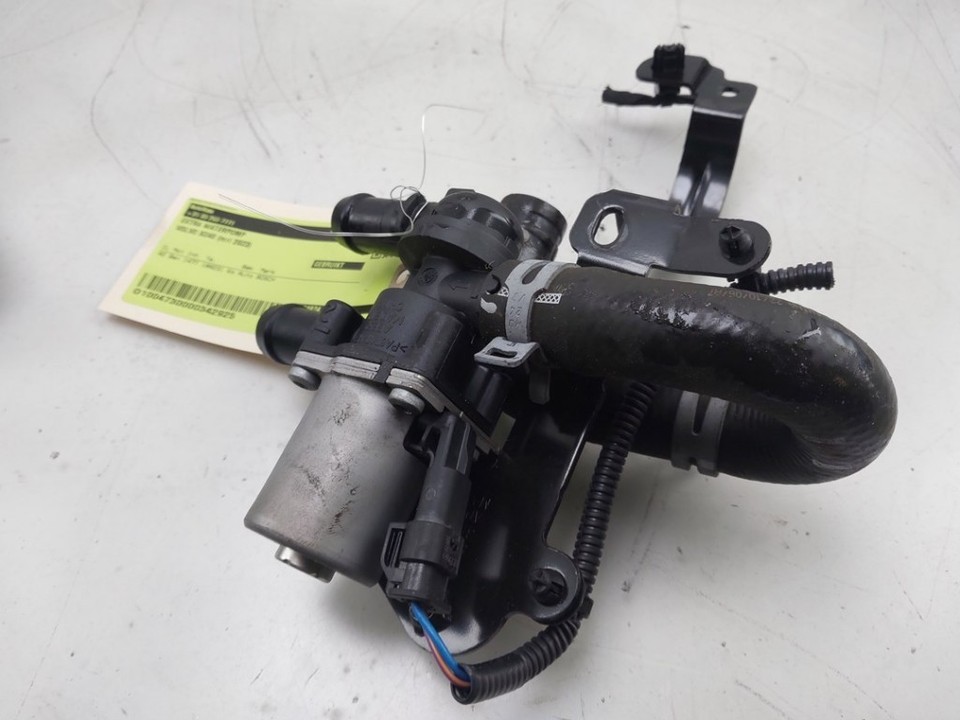 EXTRA WATER PUMP EXTRA WATER PUMP Volvo XC40 (XZ) 2023 31461924 / ...