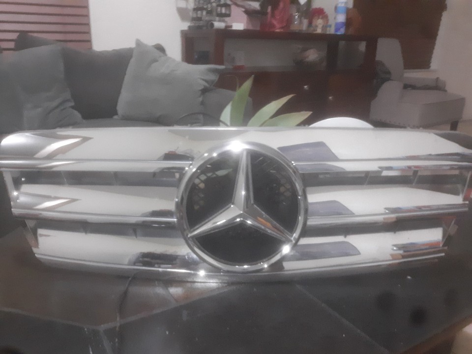 w208 CLK Chrome front grille with multi color illuminated Mercedes star ...