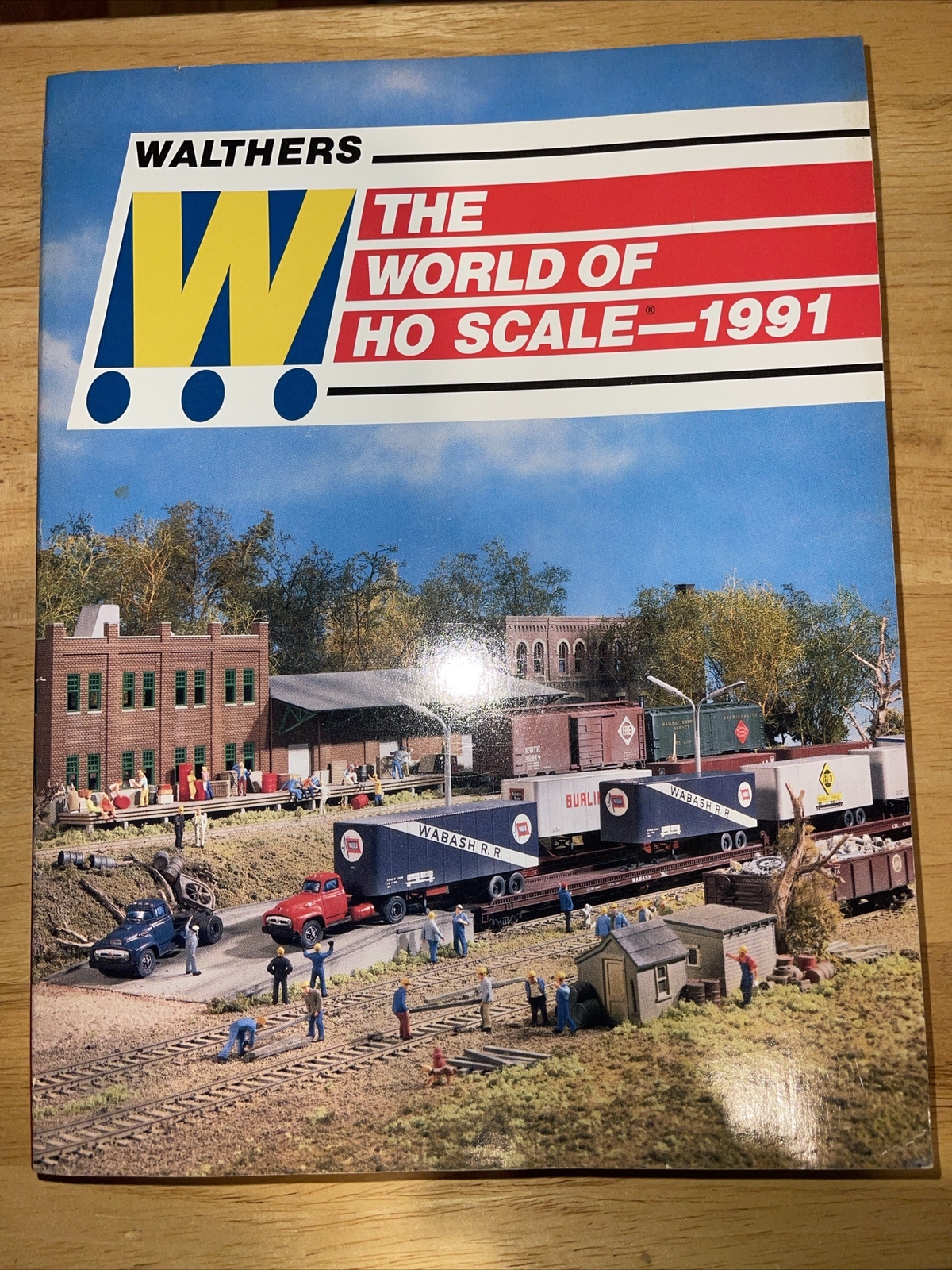 Walthers The World of HO Scale 1991 by Phil Walthers Model Railroading ...