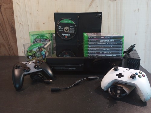 Used Microsoft Xbox One X Console Bundle Lot 10 Games, 2 Controllers ...