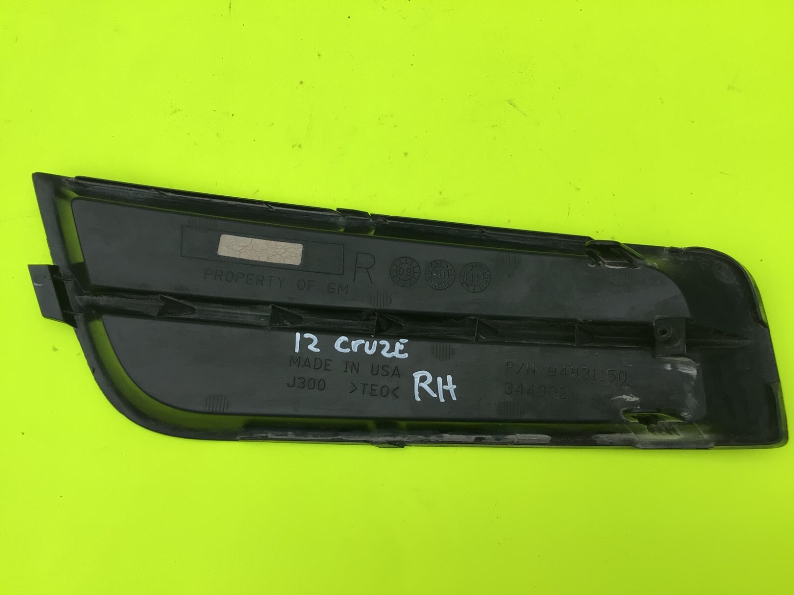 2011 - 2014 CHEVROLET CRUZE BUMPER LOWER RH GRILLE FOG LIGHT FILLER ...