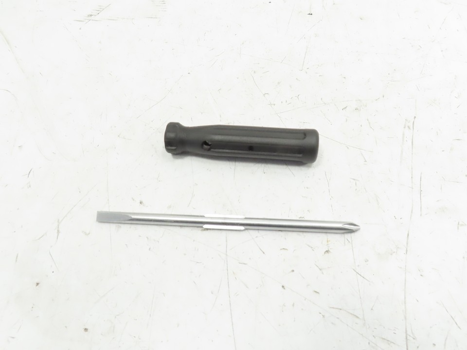 14 BMW Z4 E89 #1293 Screw Driver, Flat & Philips Tools HYC2 | eBay