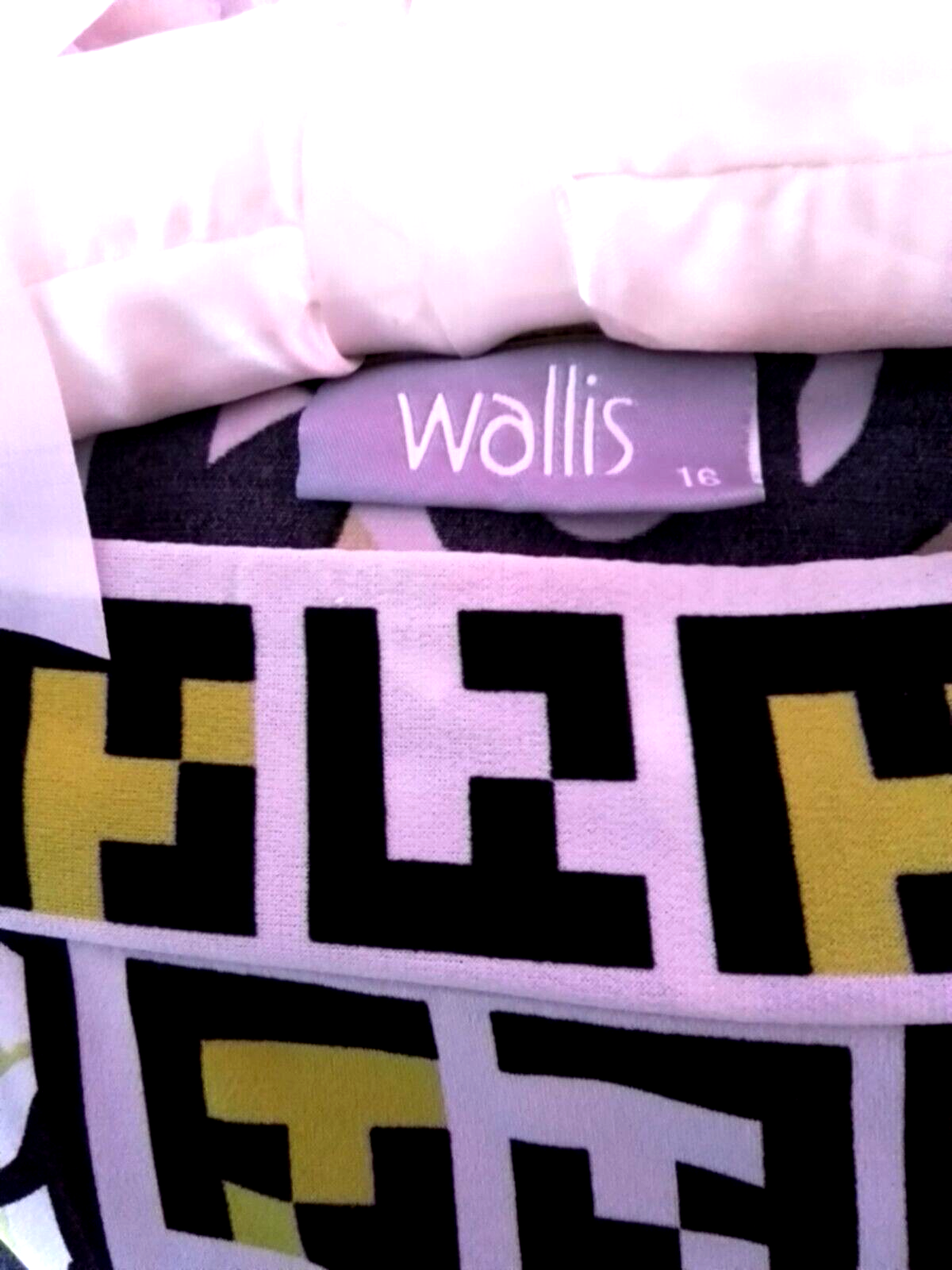 Wallis womens long tunic top/dress. Geometric pattern size 16. | eBay