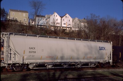 freight car-GACX-GATX 62' covered hopper NEW @ Phillipsburg NJ. 2018 ...