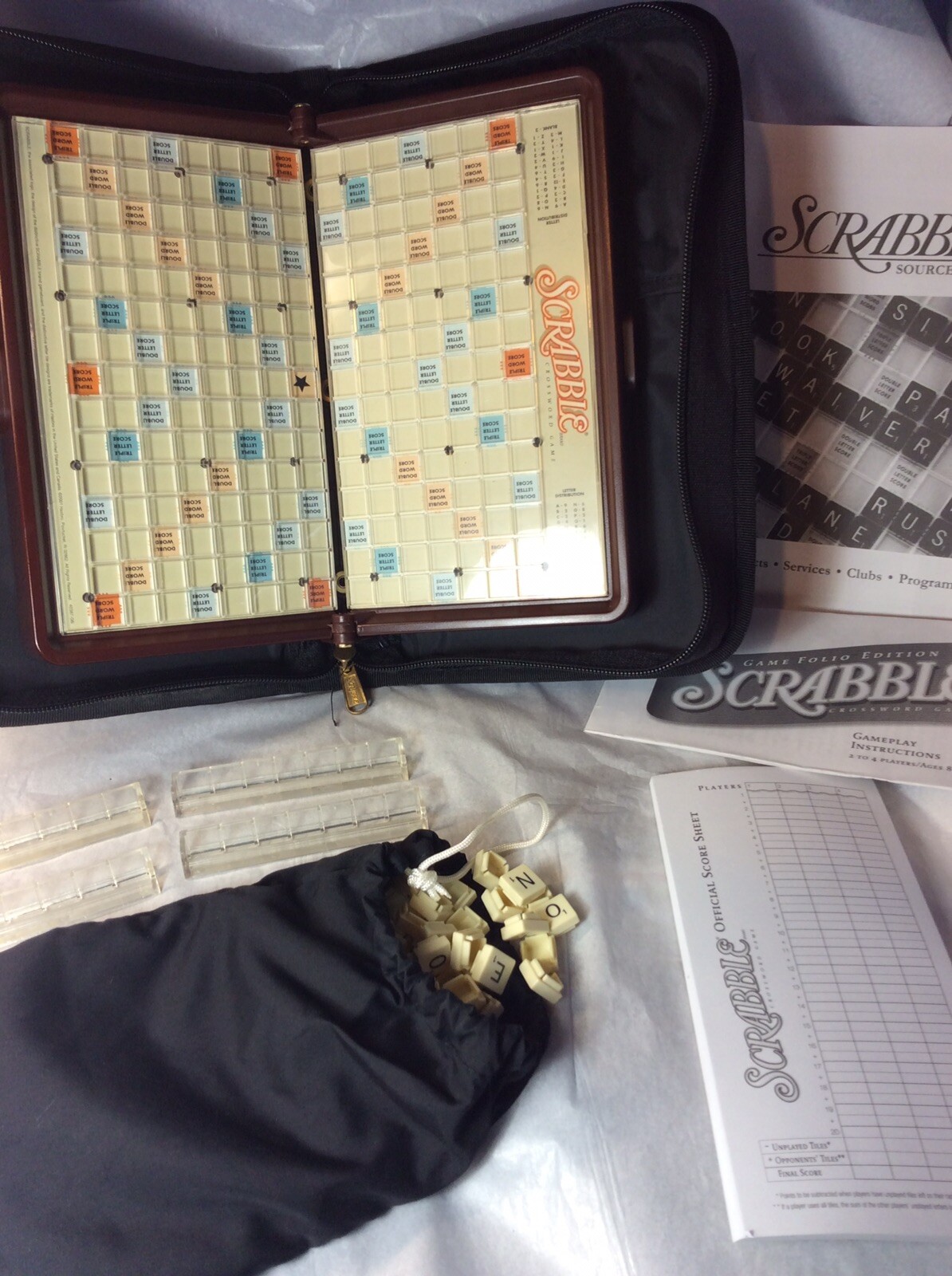 New SCRABBLE Folio Travel Game Hasbro Zipper Case Complete Snap-in ...