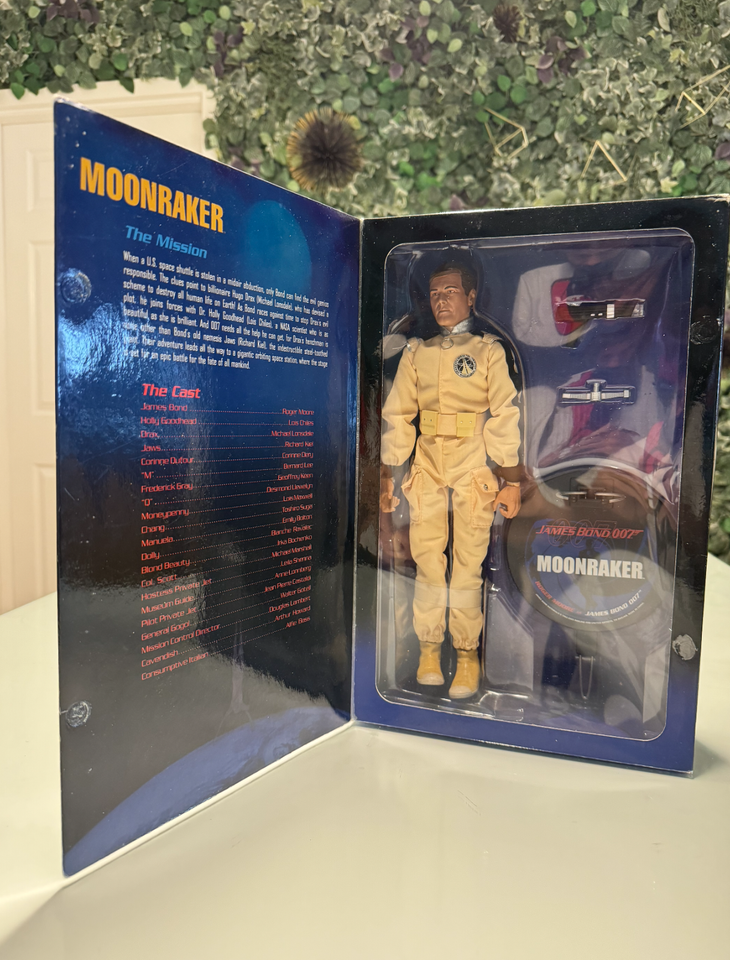 ROGER MOORE as James Bond 007 "Moonraker" Rare Sideshow 12" COLLECTORS ...