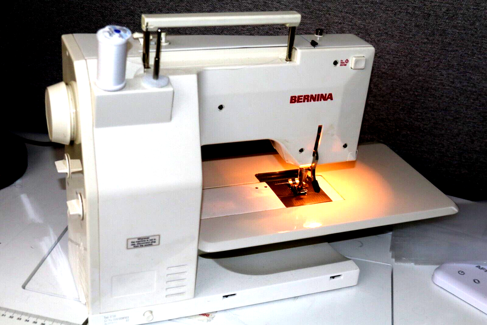 BERNINA 1230 Sewing Machine in EXCELLENT Condition! ~ COMPLETE with ...