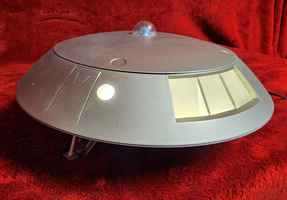 Lost in Space Polar Lights 1:48 Jupiter 2 Display Model LIGHTED, SOUND ...