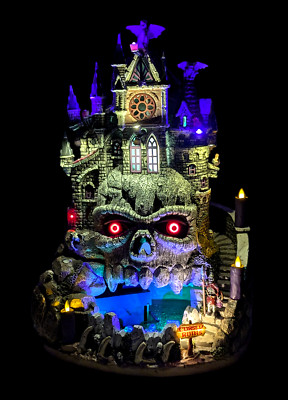 Lemax Spooky Town Cursed Ruins Halloween Village Collectible Fog Skulls 45217 | eBay