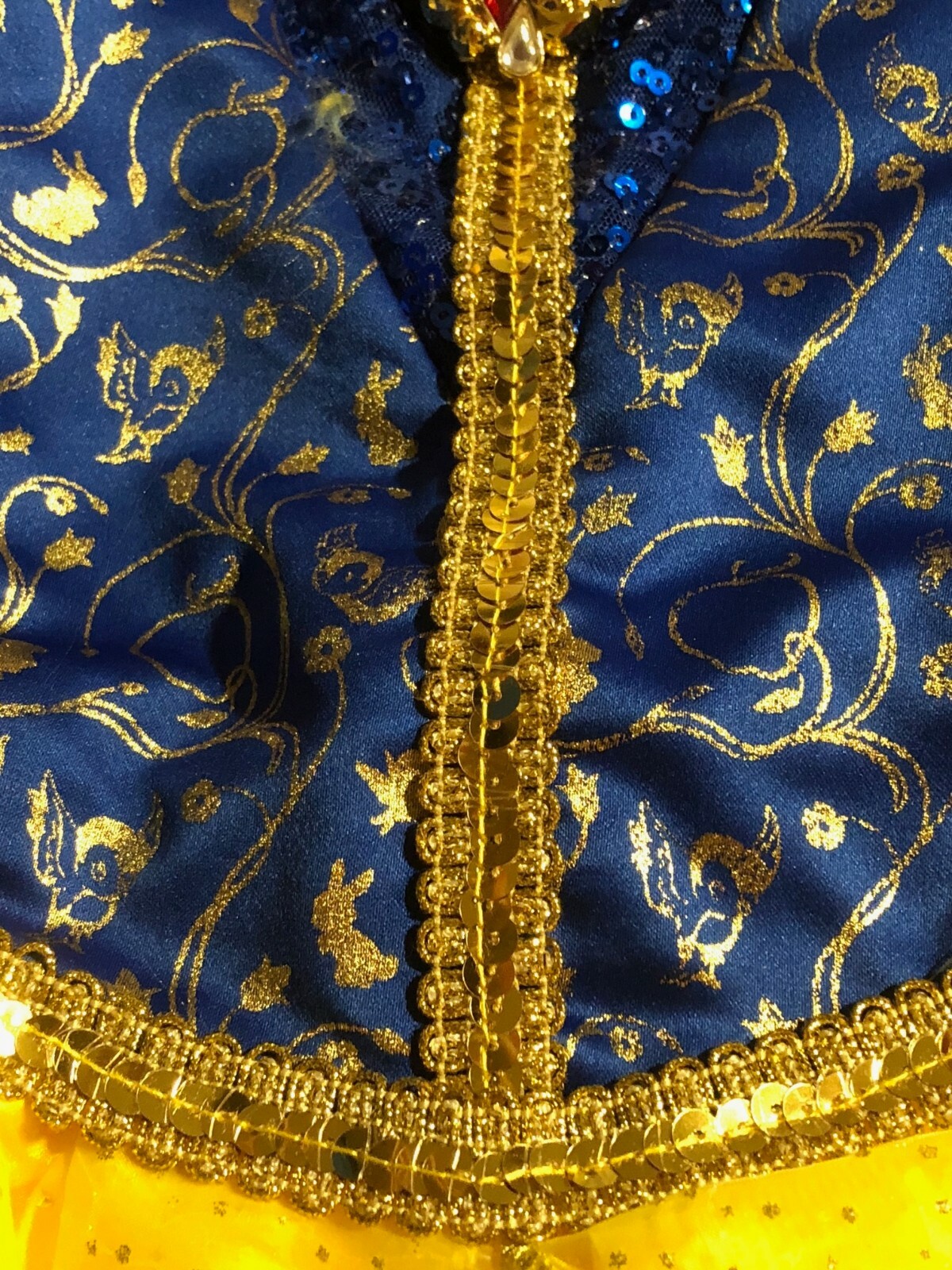 Deluxe~SNOW WHITE~COSTUME~DRESS + HEADBAND + RED CAPE~NWT~Disney Store ...